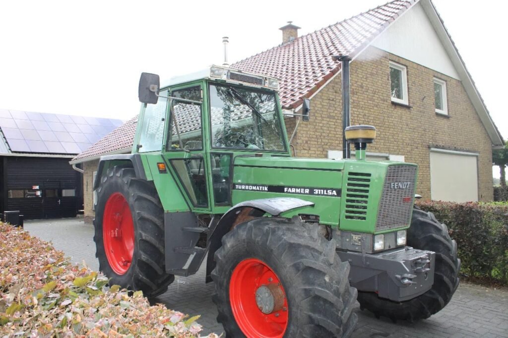 Buy Fendt Farmer 311 LSA Tractor – Powerful 81 kW, 4WD Workhorse