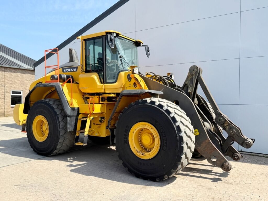 Powerful Volvo L220H Wheel Loader for Sale with Bucket Included – High ...
