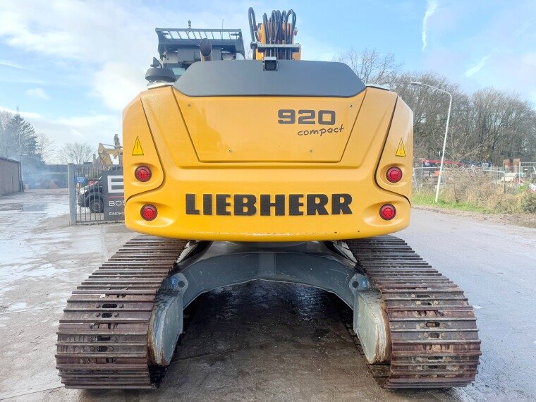 Liebherr R920LC Compact Excavator – 110 kW High‑Power Compact Machine ...